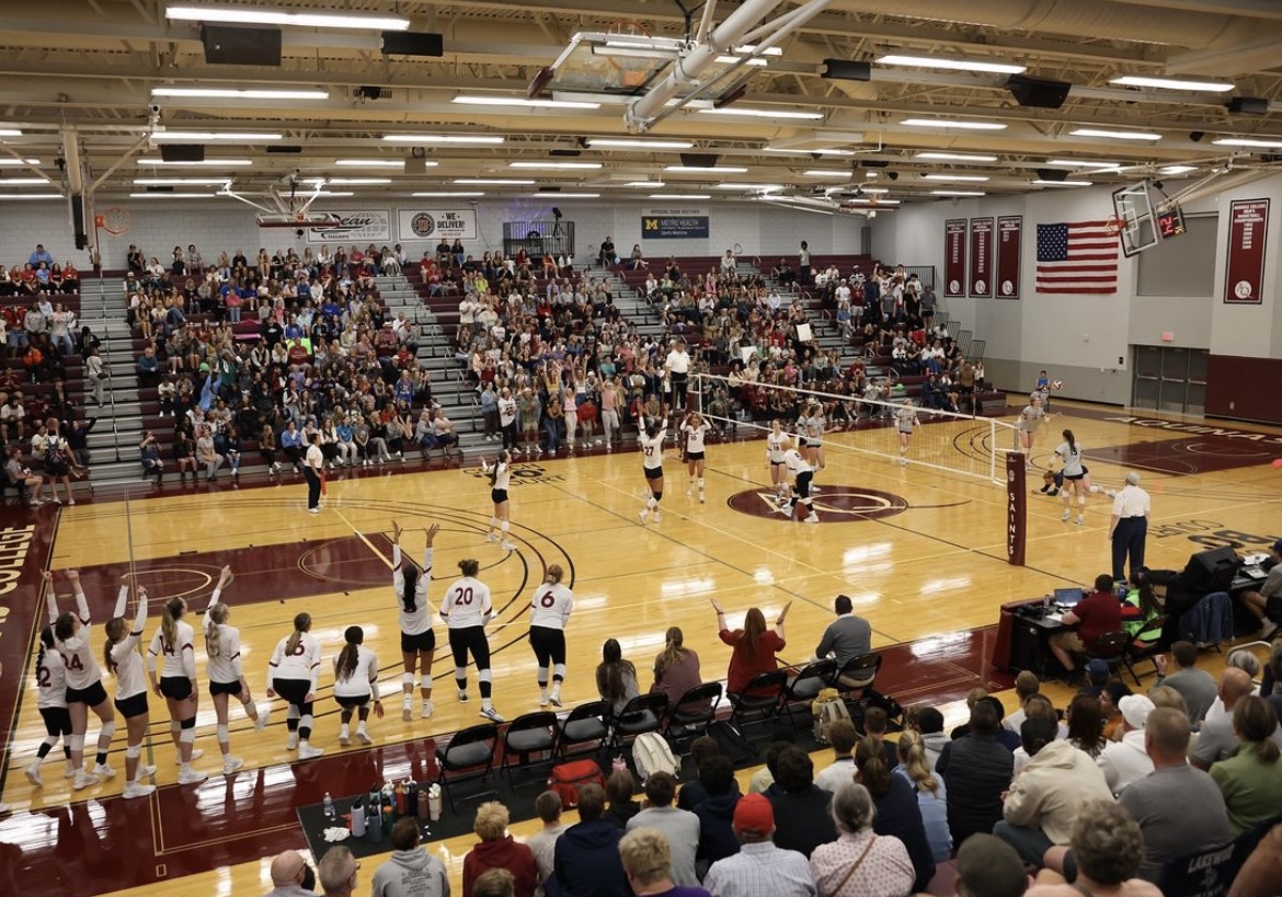 90s Night Takes over Sturrus Sports and Fitness Center – The Saint